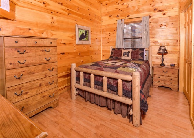 Gatlinburg Cabin Rentals - Wild Turkey Lodge