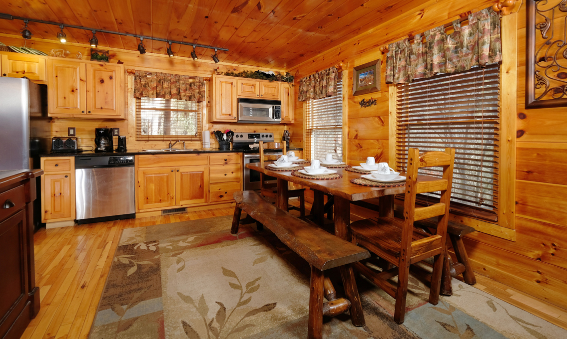 Pigeon Forge Cabins - The Looney Bin