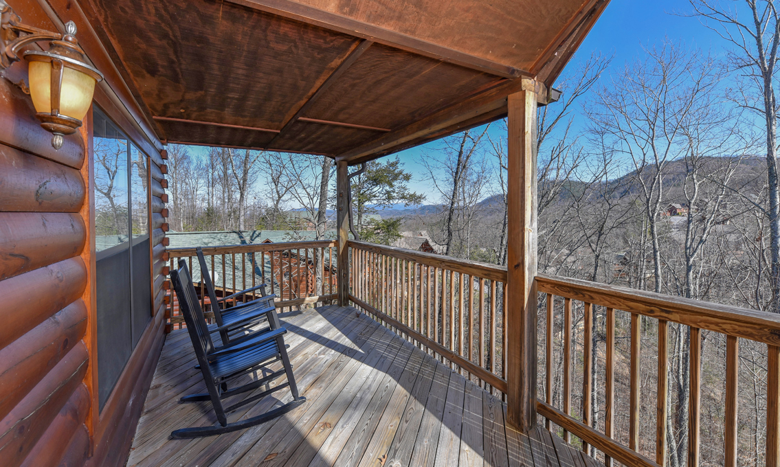 Large Pigeon Forge Cabins — Wild Bear Lodge