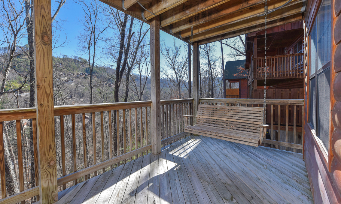 Large Pigeon Forge Cabins — Wild Bear Lodge