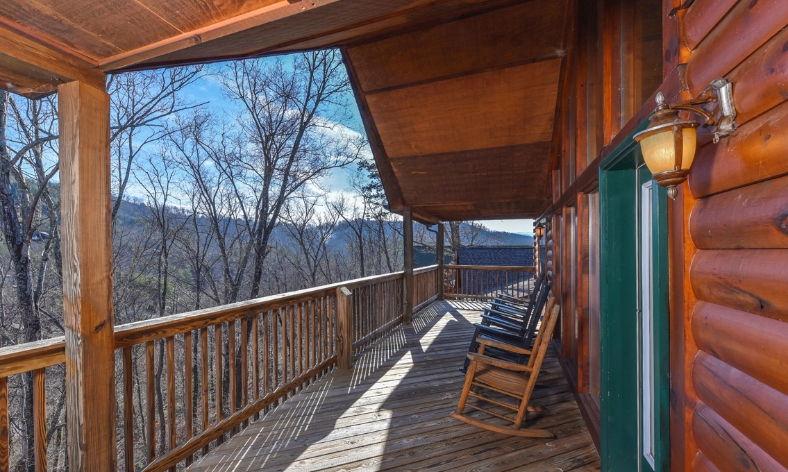 Large Pigeon Forge Cabins — Wild Bear Lodge