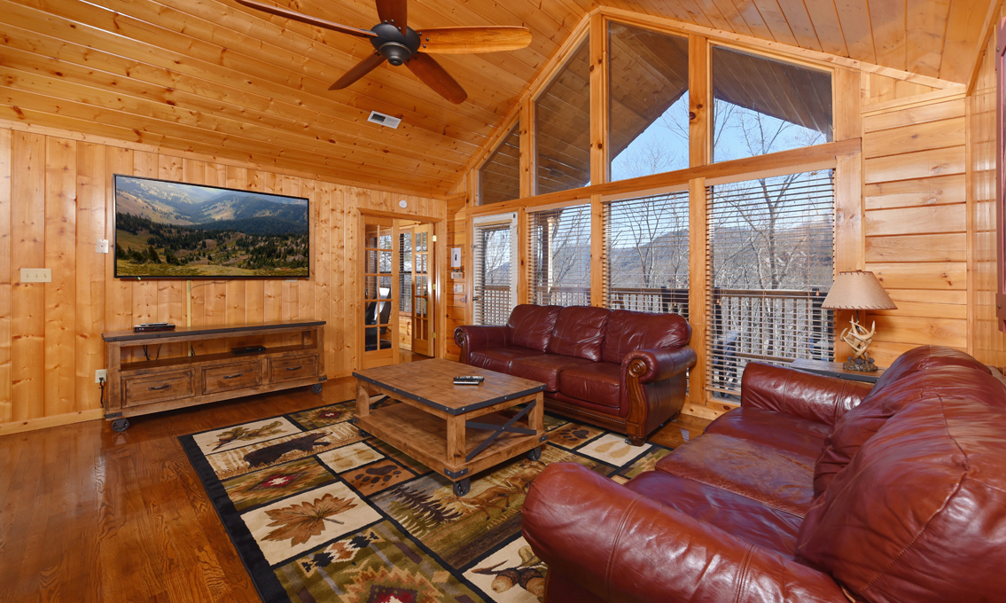 Large Pigeon Forge Cabins — Wild Bear Lodge