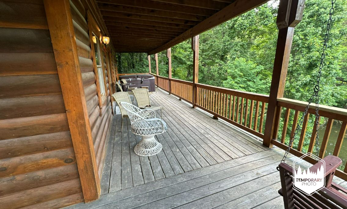 Pigeon Forge Cabins - Bear Lake Lodge