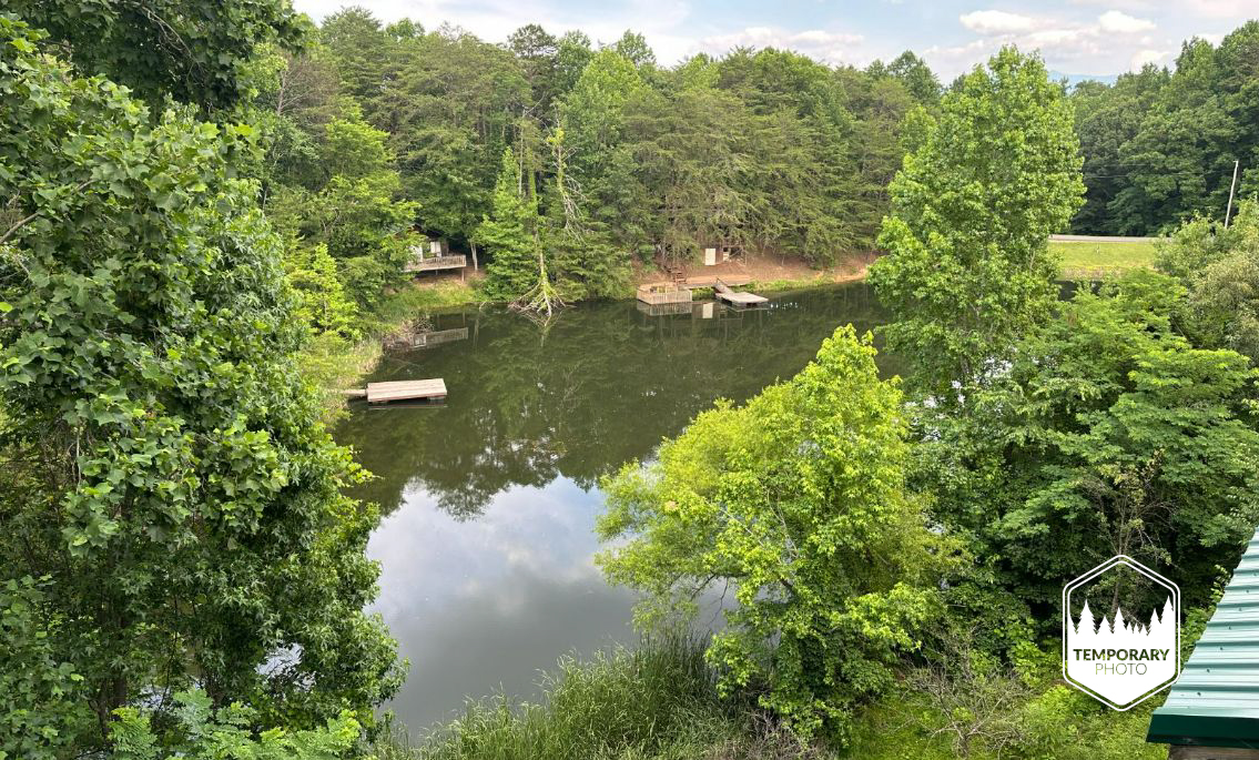 Pigeon Forge Cabins - Bear Lake Lodge