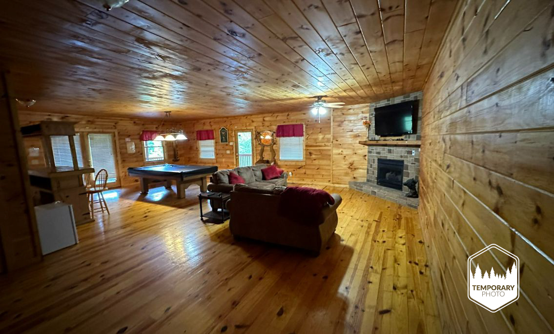 Pigeon Forge Cabins - Bear Lake Lodge