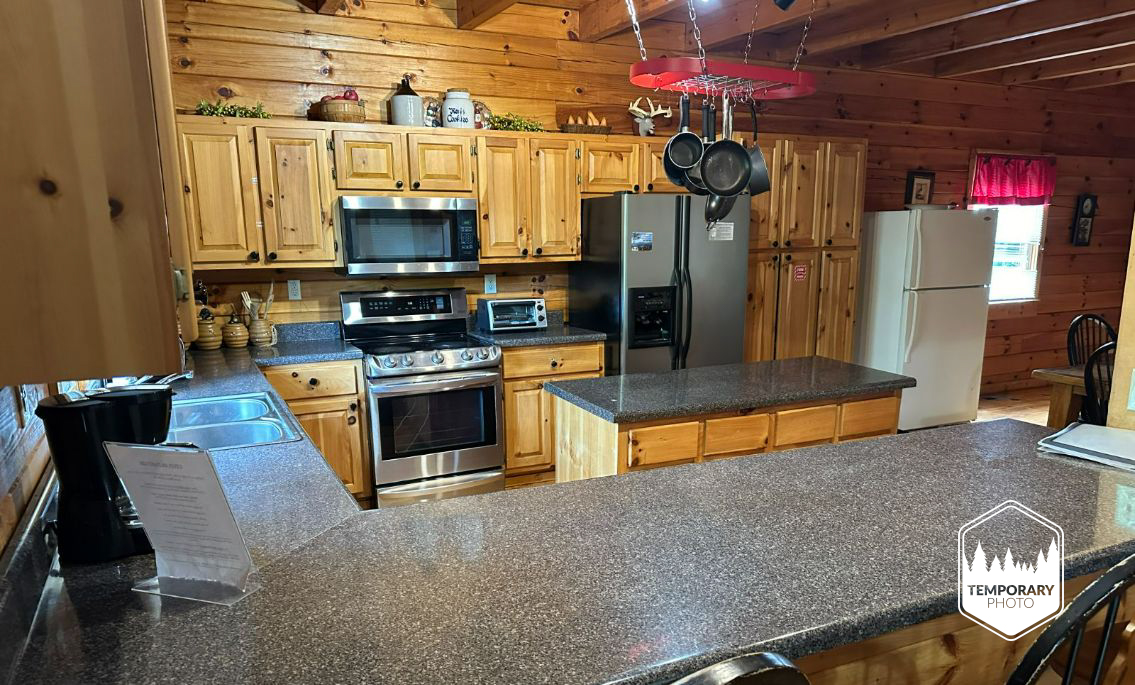Pigeon Forge Cabins - Bear Lake Lodge